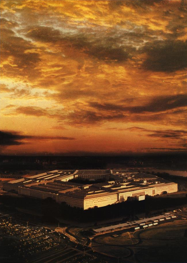 How the Pentagon Flies - Frank Rose : Frank Rose