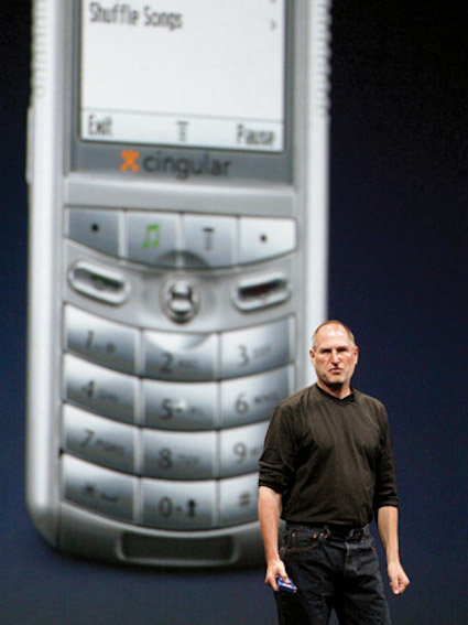 Battle for the Soul of the MP3 Phone - Frank Rose : Frank Rose